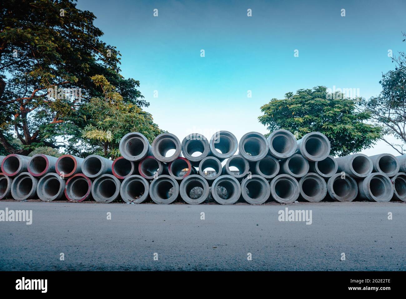 Tubes de ciment Banque de photographies et d’images à haute résolution ...