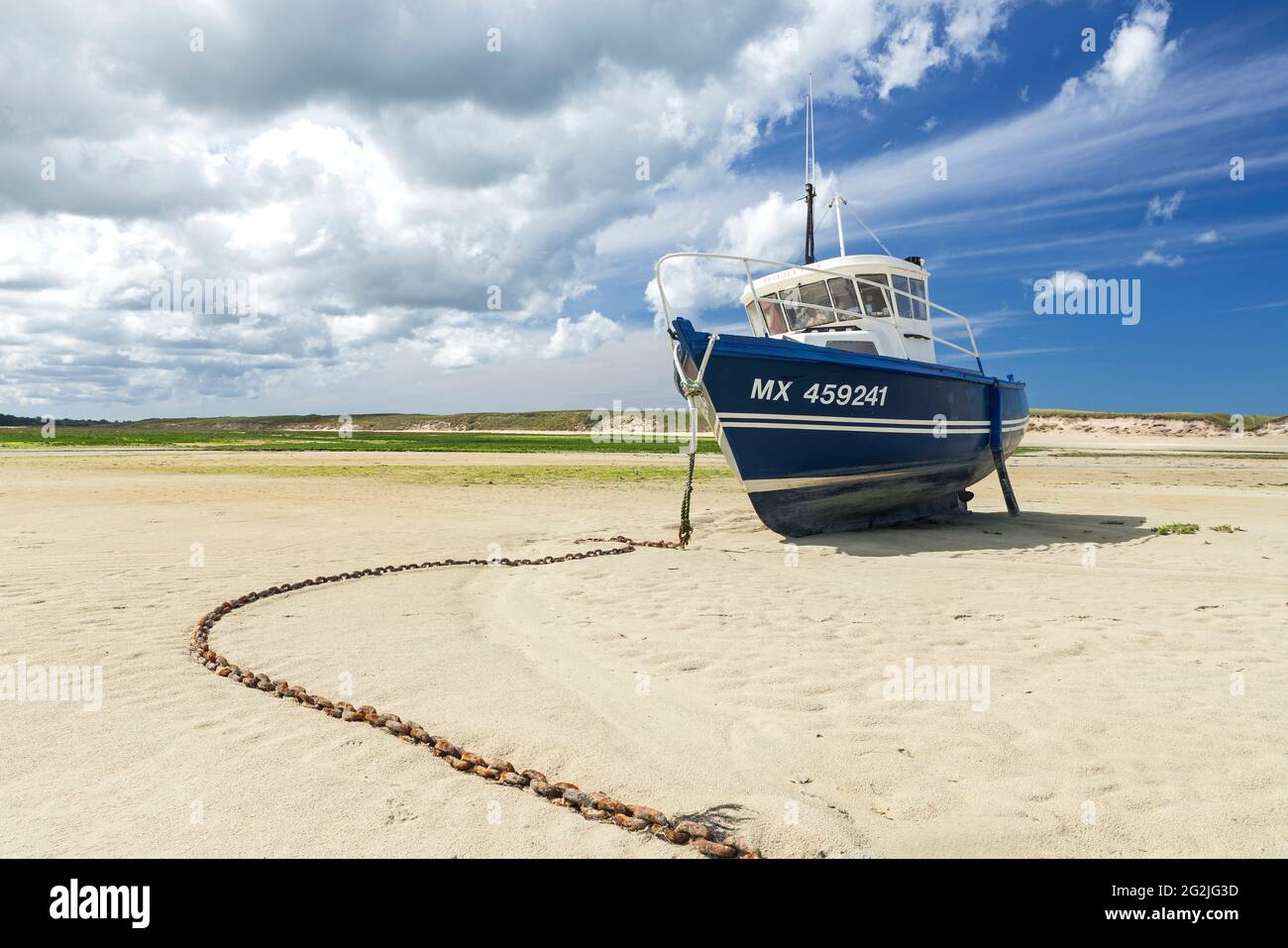 Bateau sur la plage de kernic Banque de photographies et d’images à ...