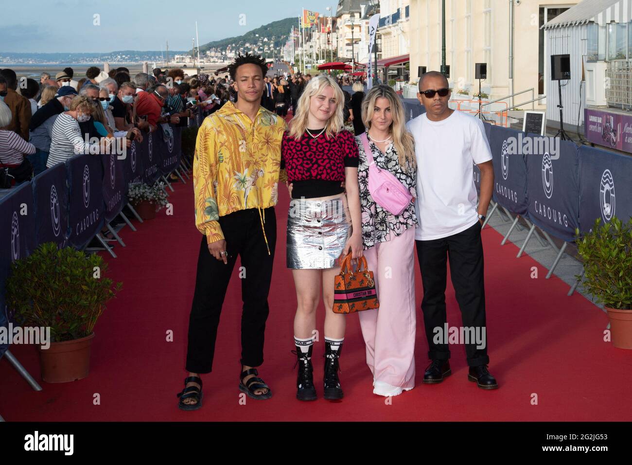 Corentin Fila Tallulah Cassavetti Et Les Invités Assistant Au Tapis