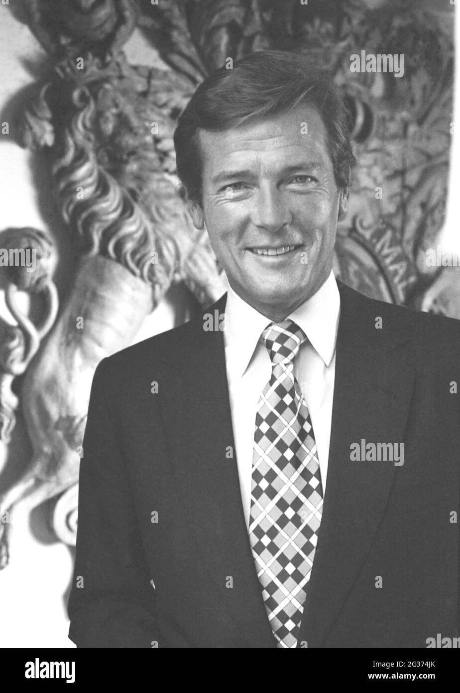 Ivanhoe Tv Roger Moore Banque d'image et photos - Alamy
