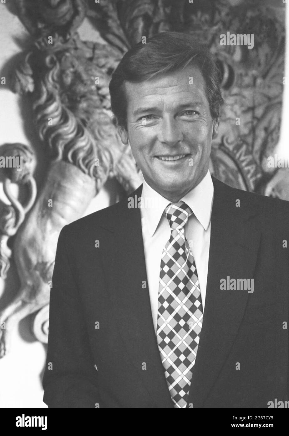 The Persuaders Tony Curtis Roger Moore Banque d'image et photos - Alamy