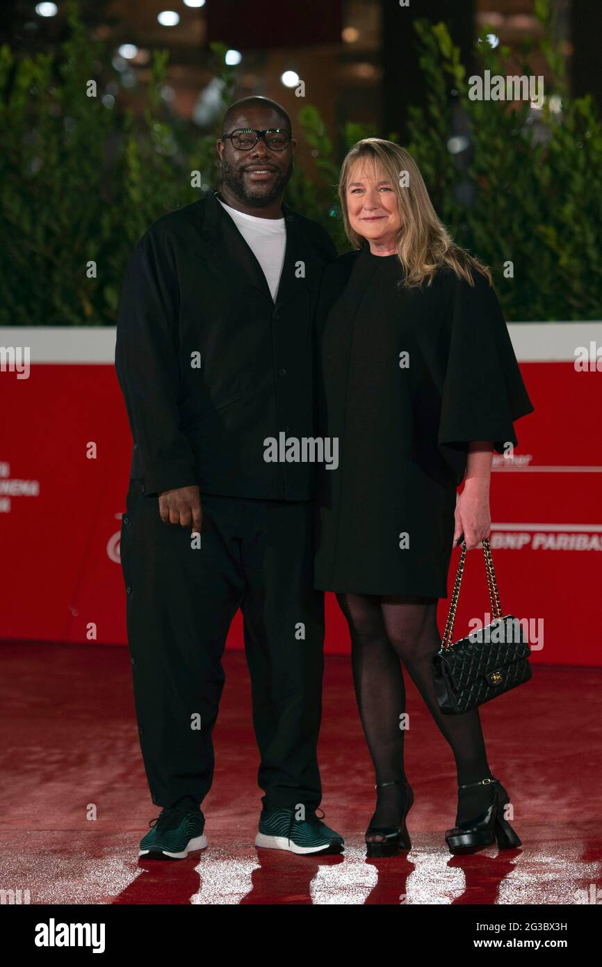 Steve mcqueen and wife bianca stigter Banque de photographies et d ...