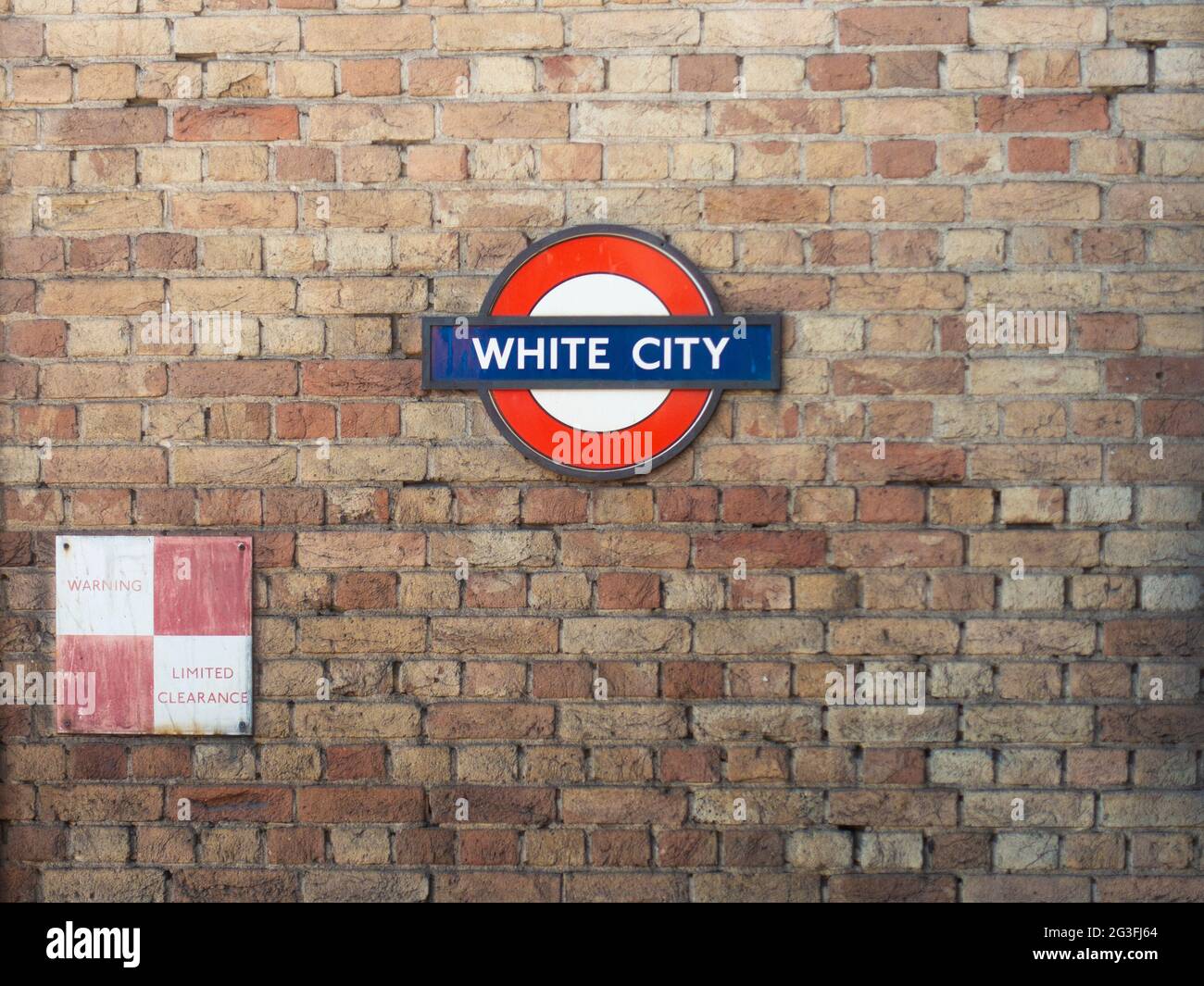 White city underground station Banque de photographies et d’images à ...