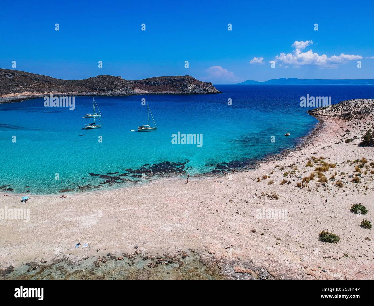 Vue aérienne de la plage de Simos sur l'île d'Elafonisos en Grèce. Elafonisos est une petite île ...