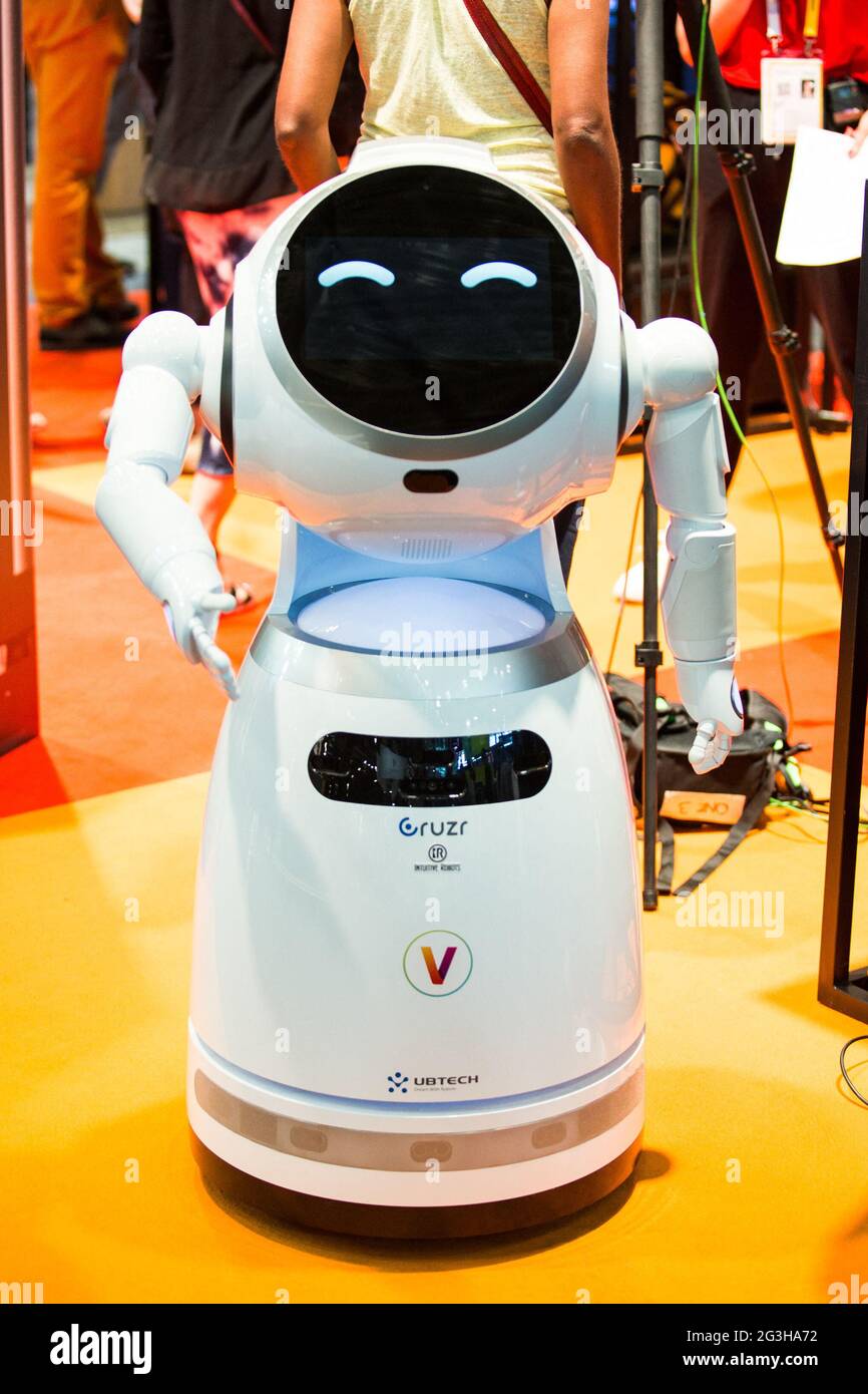 Robots de service Banque de photographies et d’images à haute ...