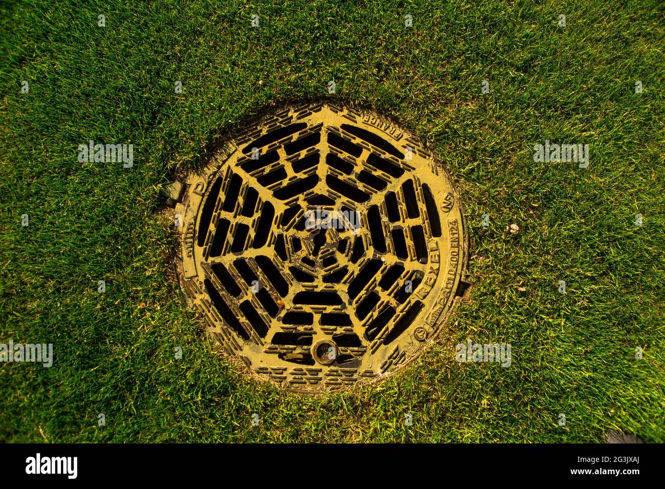 Sewer manhole Banque de photographies et d’images à haute résolution ...