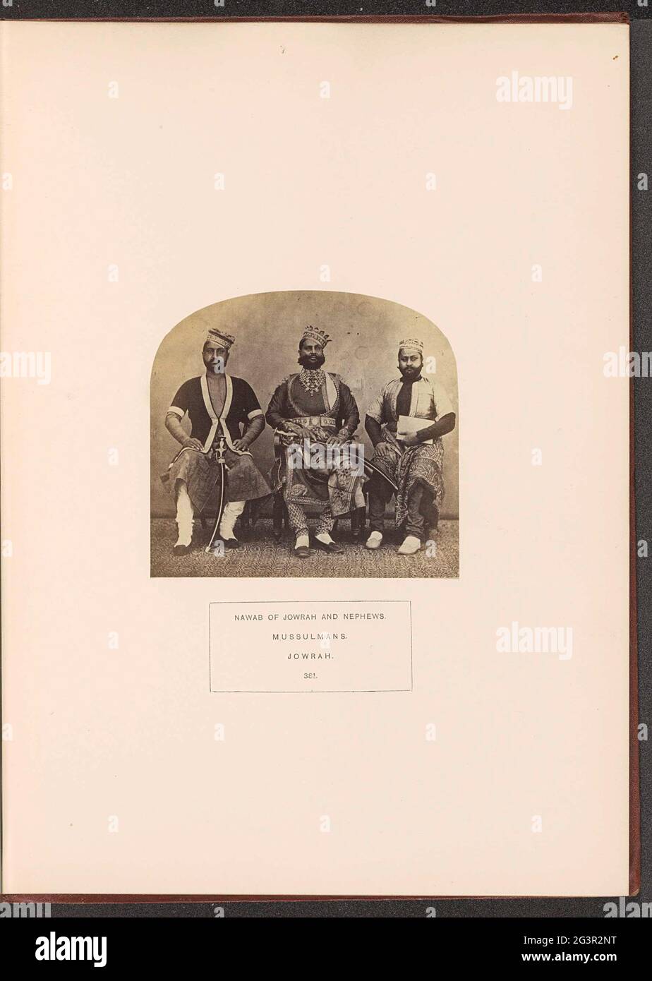 Portrait de la caca mahomée ghole, Jaora Nawab, avec deux cousins ...