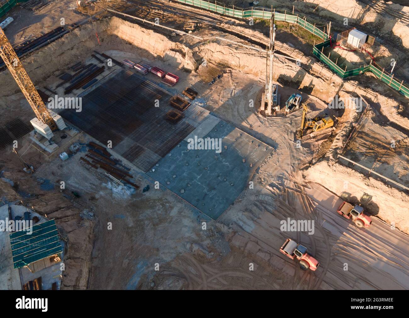 Vibrations du sol de mise à niveau des rouleaux et des chargeuses sur ...