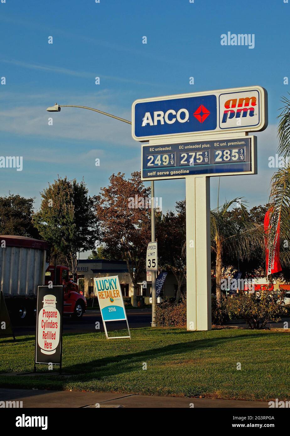 Arco gas station Banque de photographies et d’images à haute résolution ...