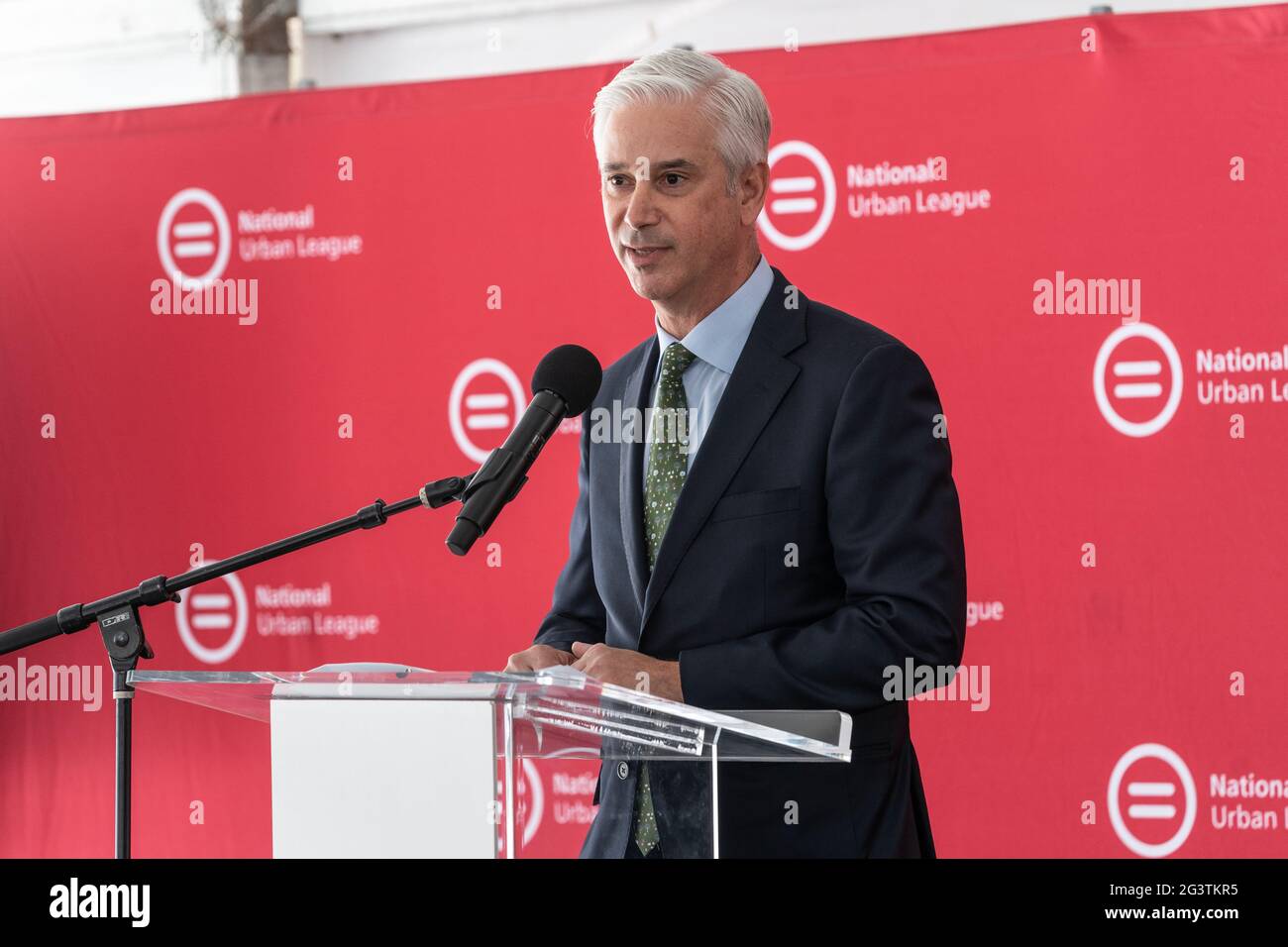 Charlie scharf Banque de photographies et d’images à haute résolution ...