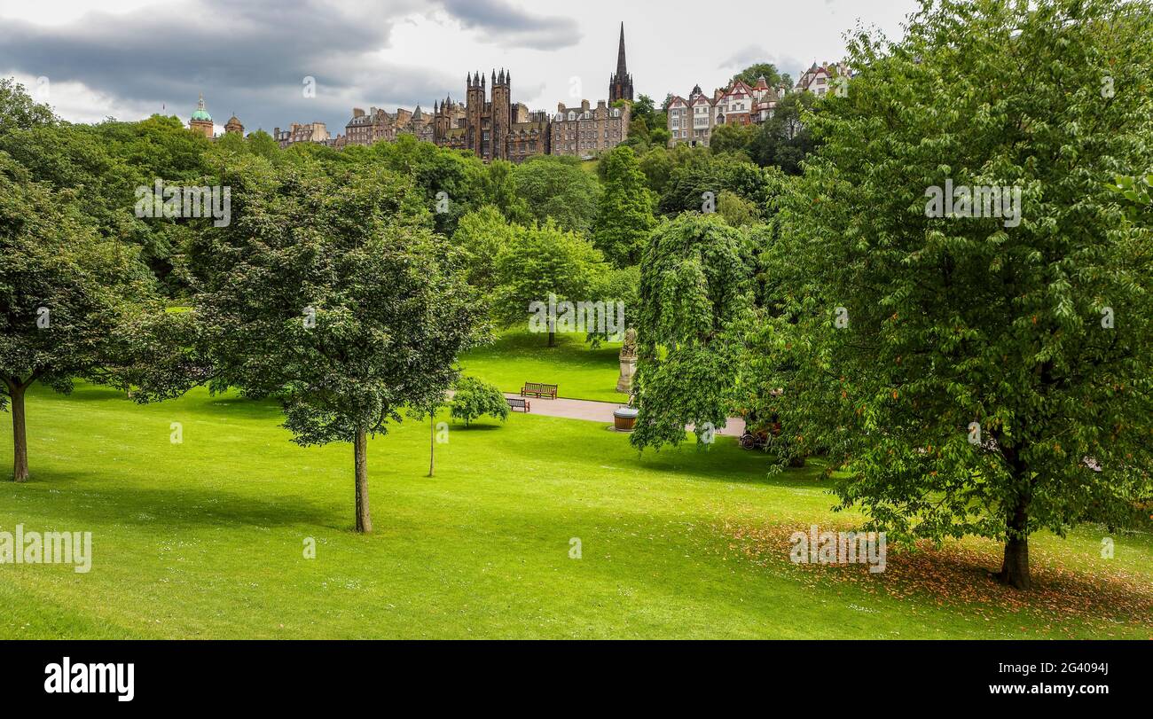 Parc de la ville vert et propre Banque de photographies et d’images à ...
