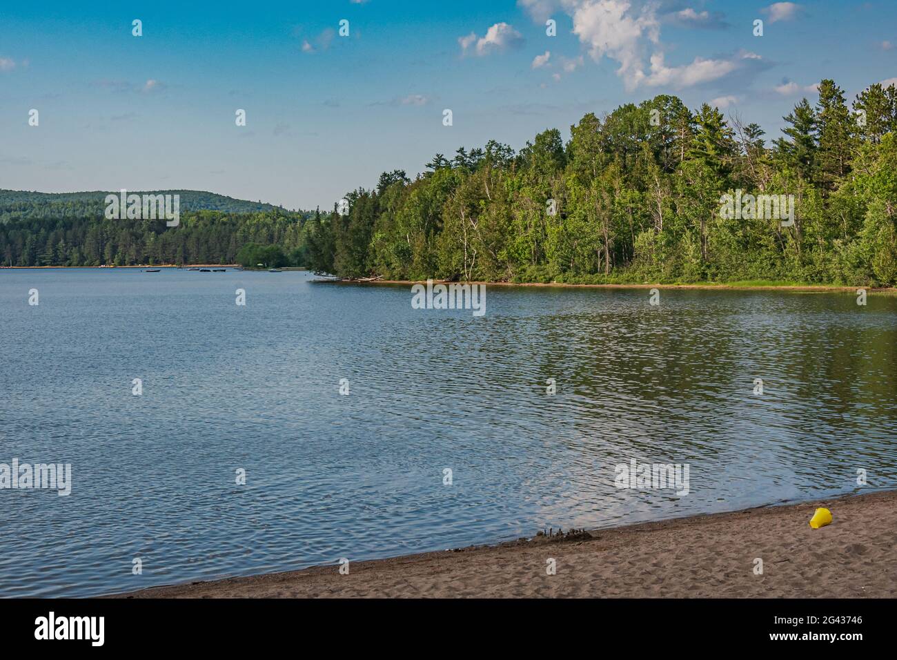 Lac plage Banque de photographies et d’images à haute résolution - Alamy