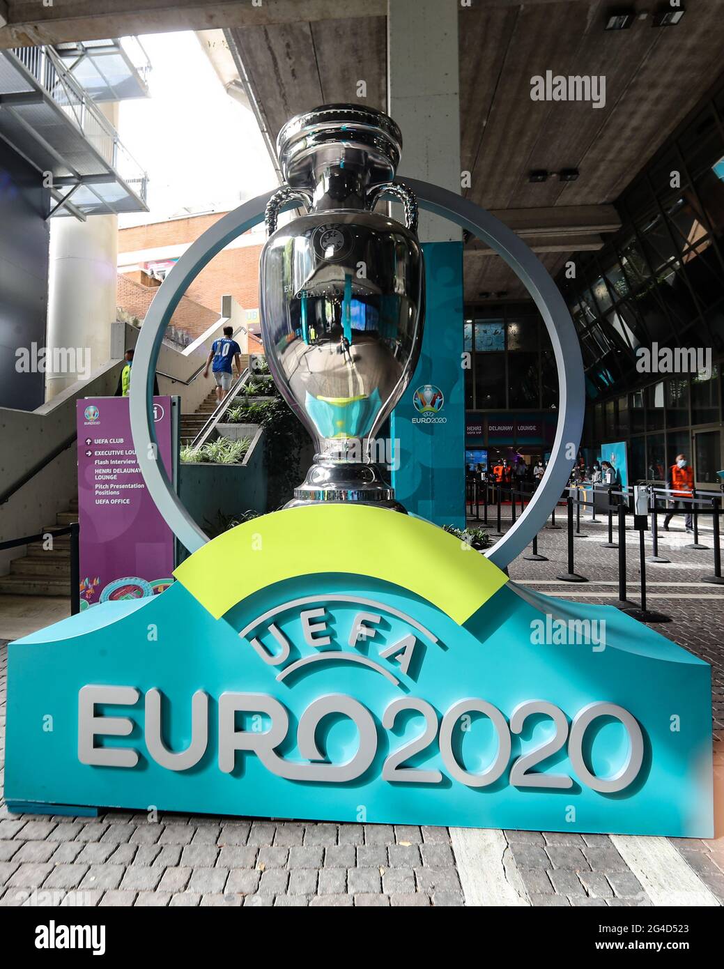 Euro 2020 trophy italy Banque de photographies et d’images à haute ...