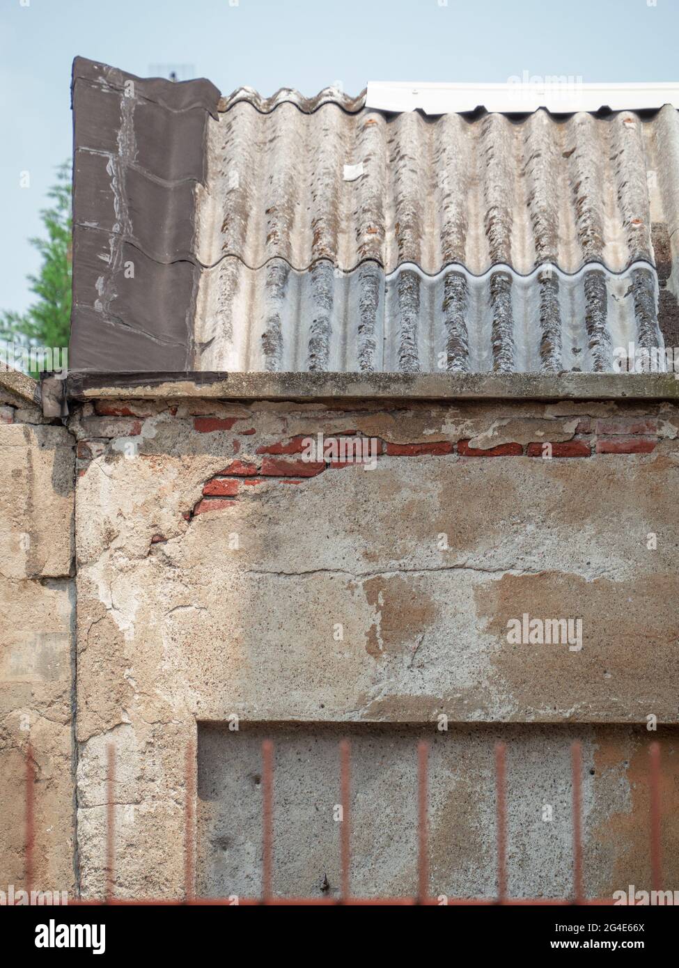 Toiture en amiante Banque de photographies et d’images à haute ...