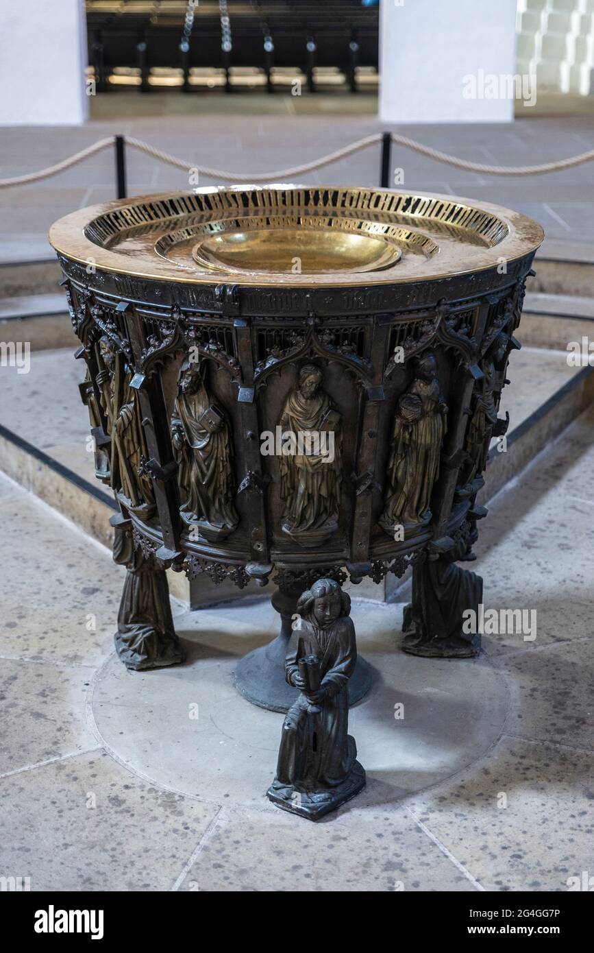 Lübeck cathedrale intérieur Banque de photographies et d’images à haute ...
