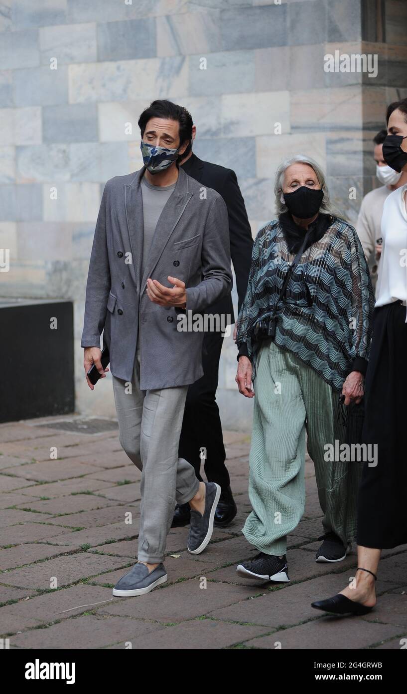 Milan, Adrien Brody au défilé de mode Armani l'acteur et producteur américain ADRIEN BRODY ...
