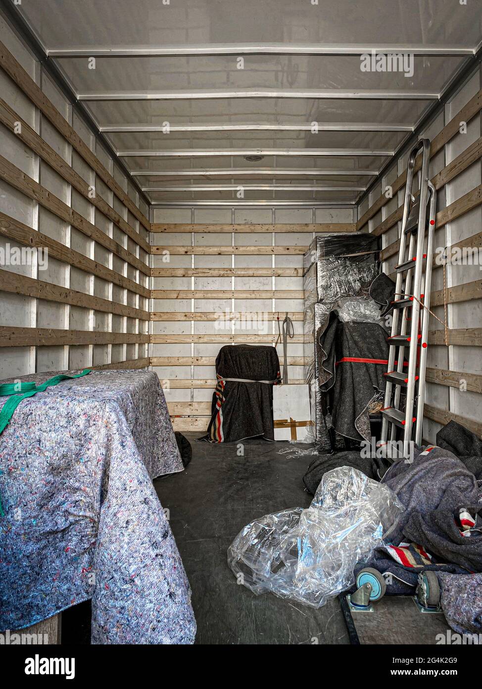 Camions pleins Banque de photographies et d’images à haute résolution ...