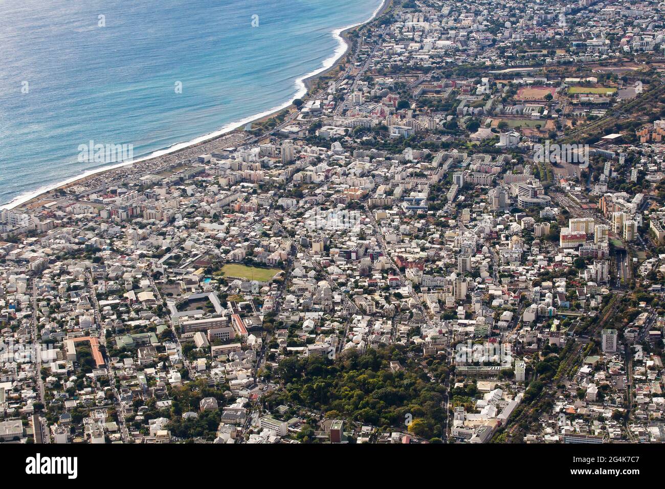 Ile de la Réunion: Vue aérienne de la ville de Saint Denis Photo Stock ...