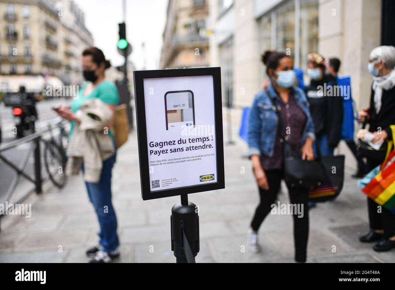 Ouverture du nouveau magasin Ikea Decoration situé rue de Rivoli à ...