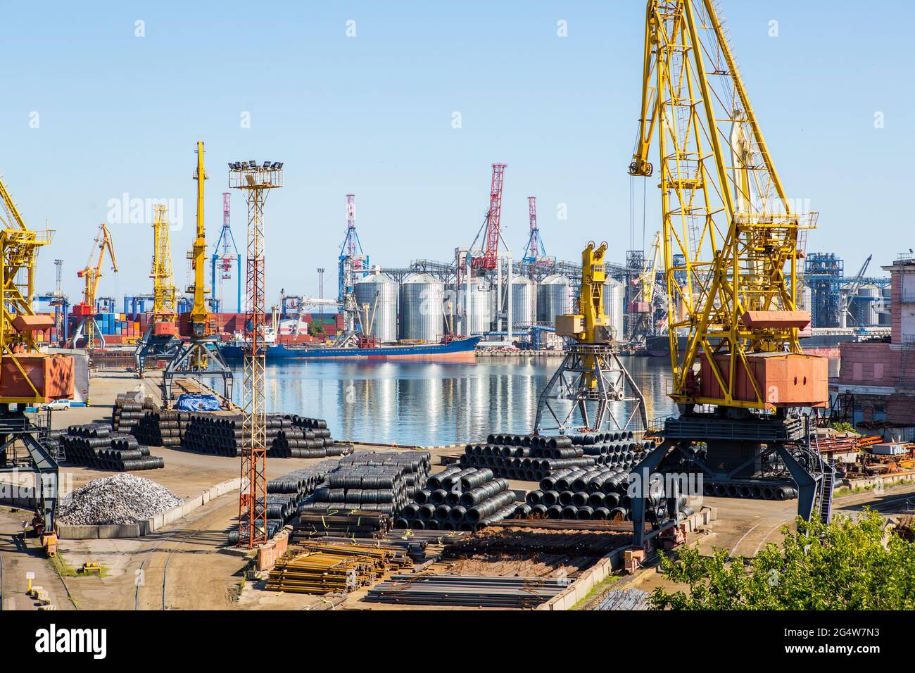 Transport de marchandises général du terminal portuaire de paysage ...