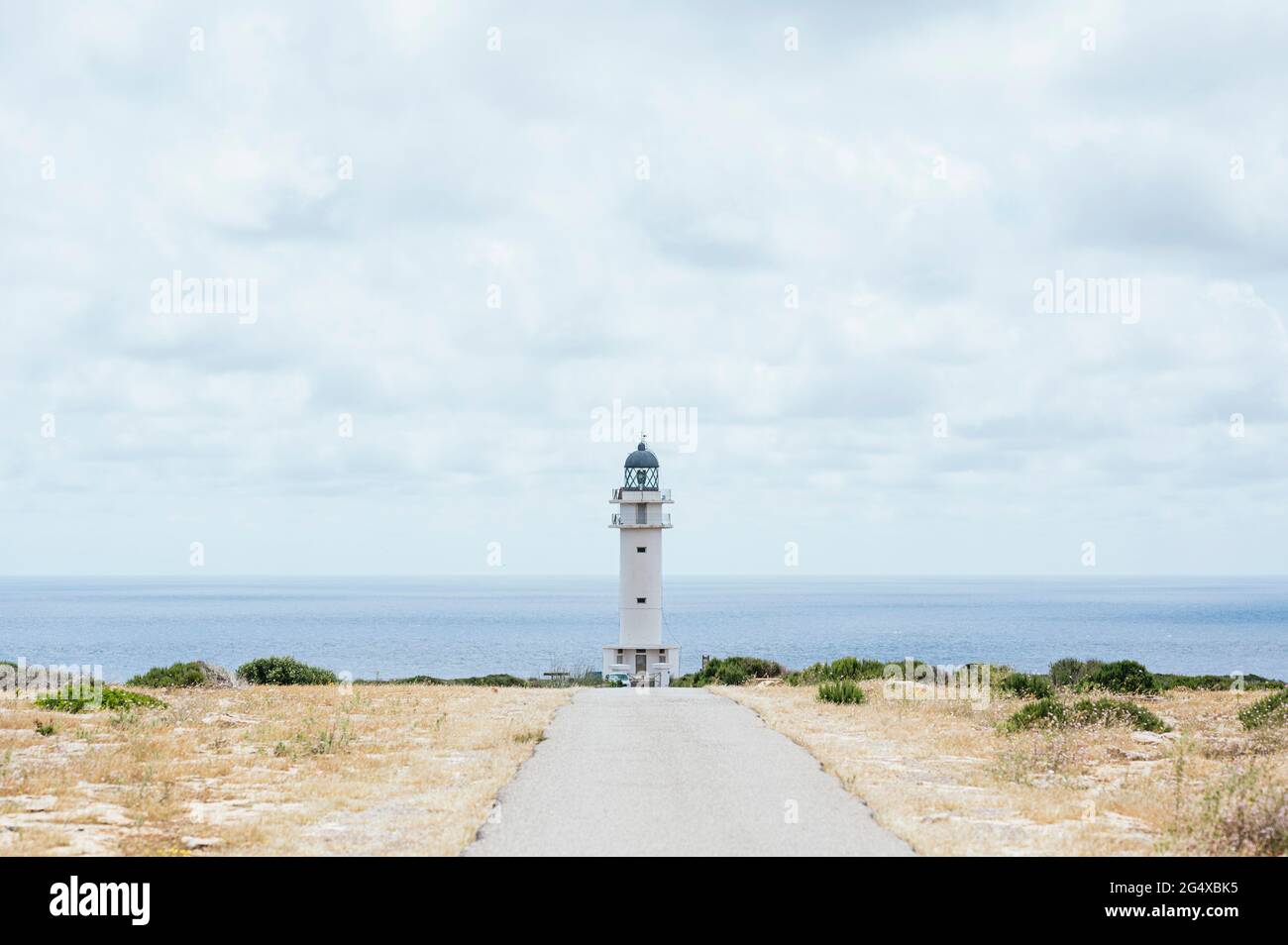 Phare avec la mer Banque de photographies et d’images à haute ...