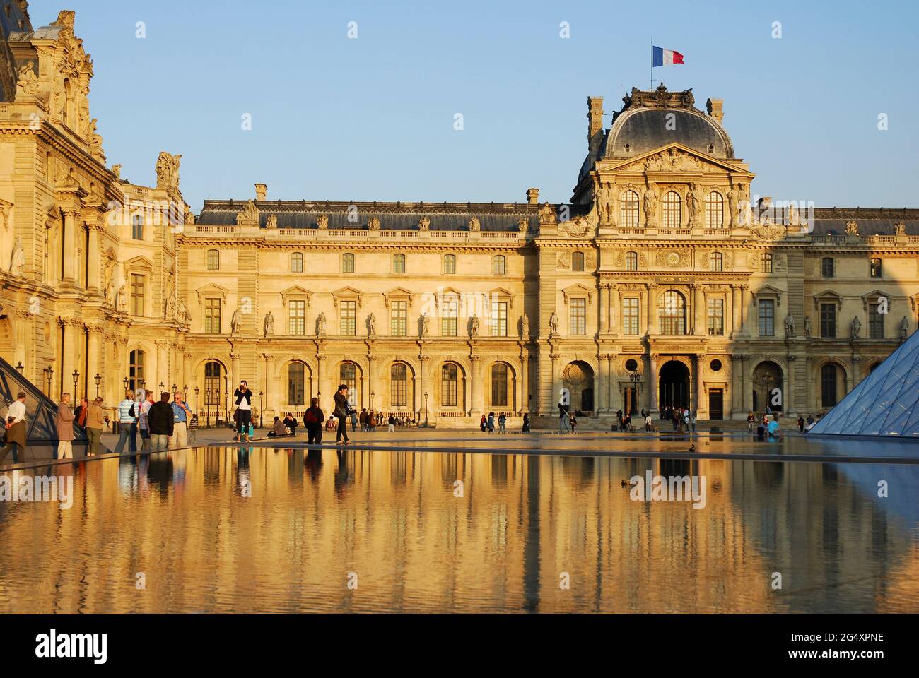 Napoleon courtyard Banque de photographies et d’images à haute ...