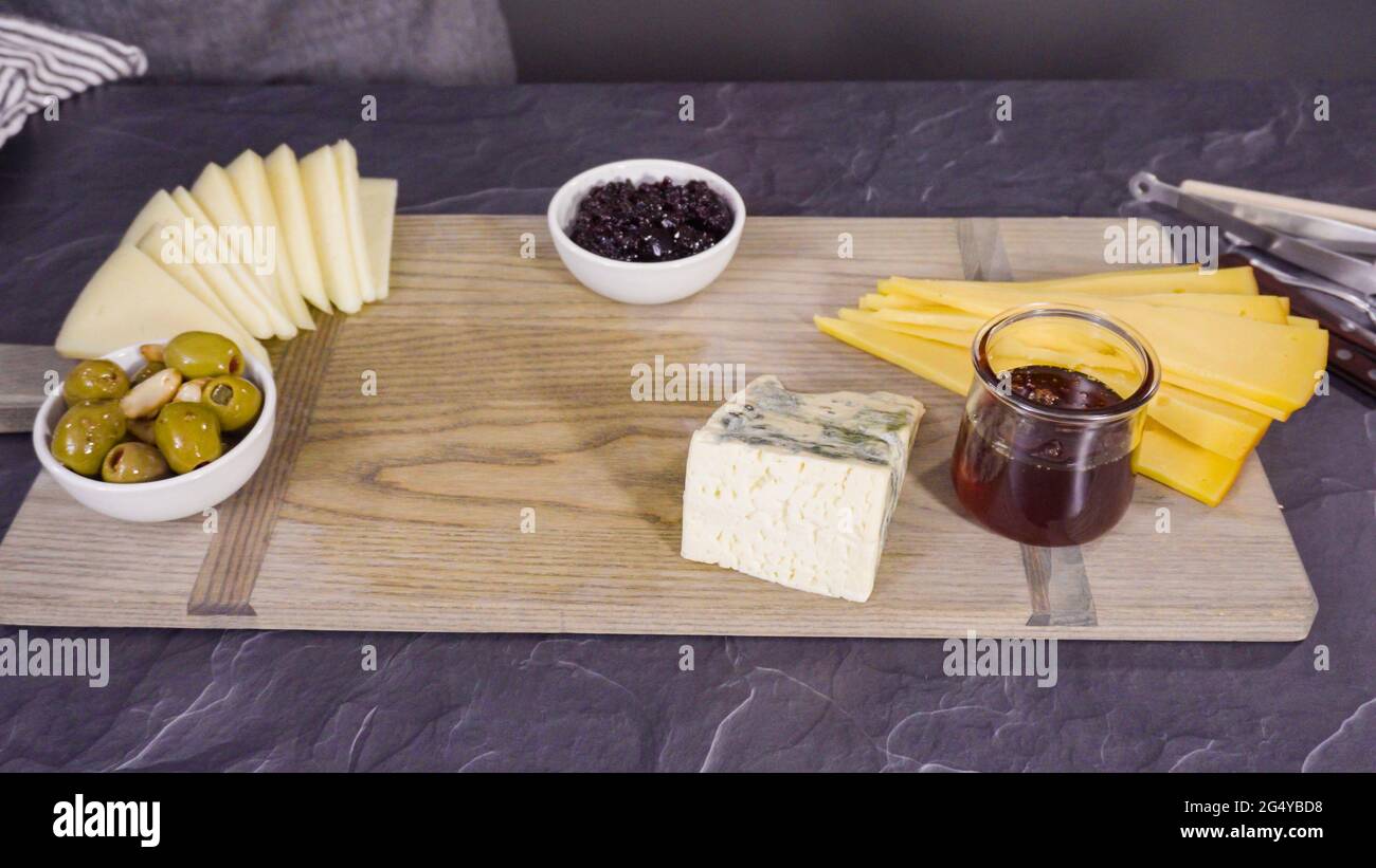 L'organisation, crakers fromage gastronomique, et de fruits sur une ...