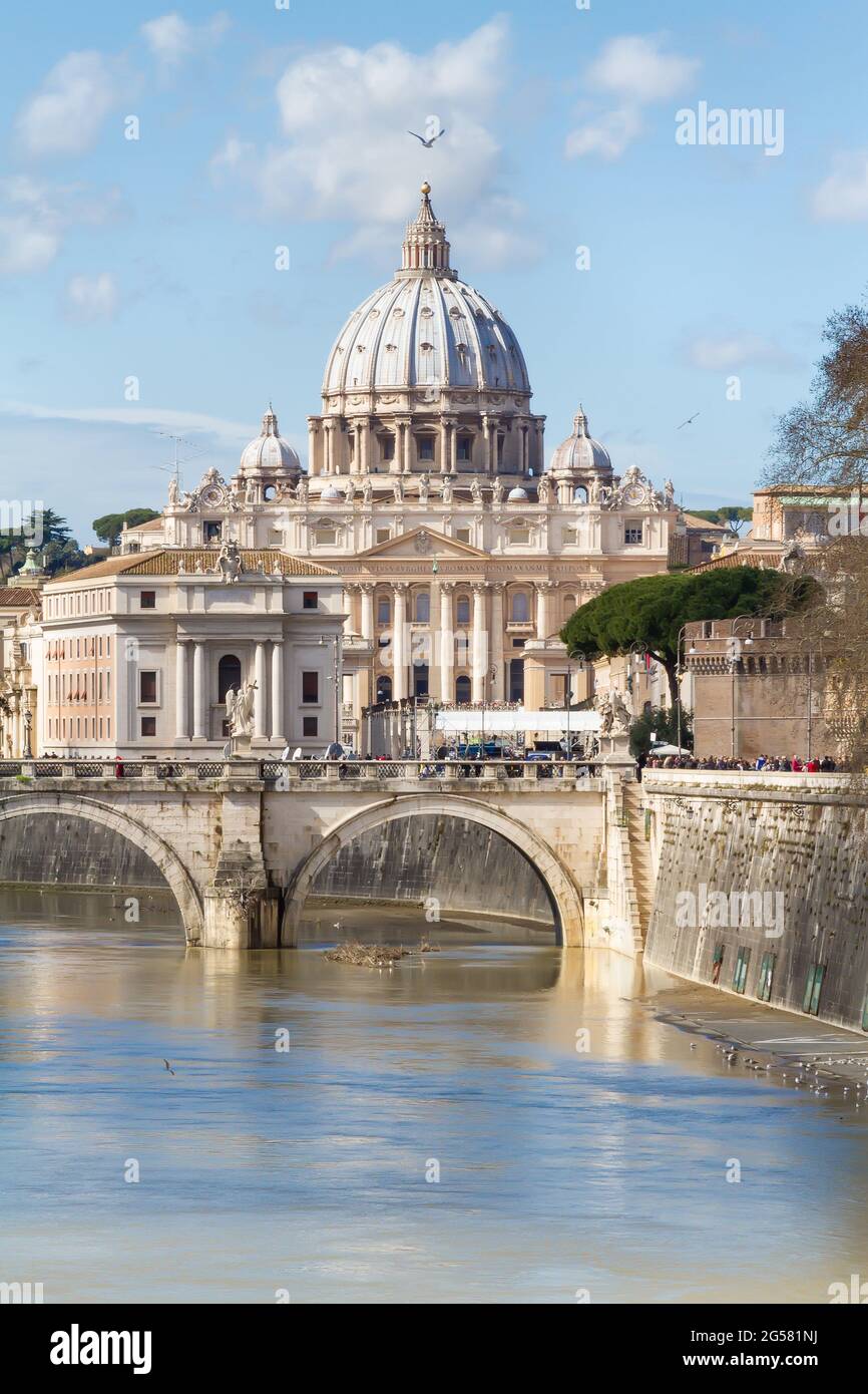 La basilique saint pierre de rome Banque de photographies et d’images à ...