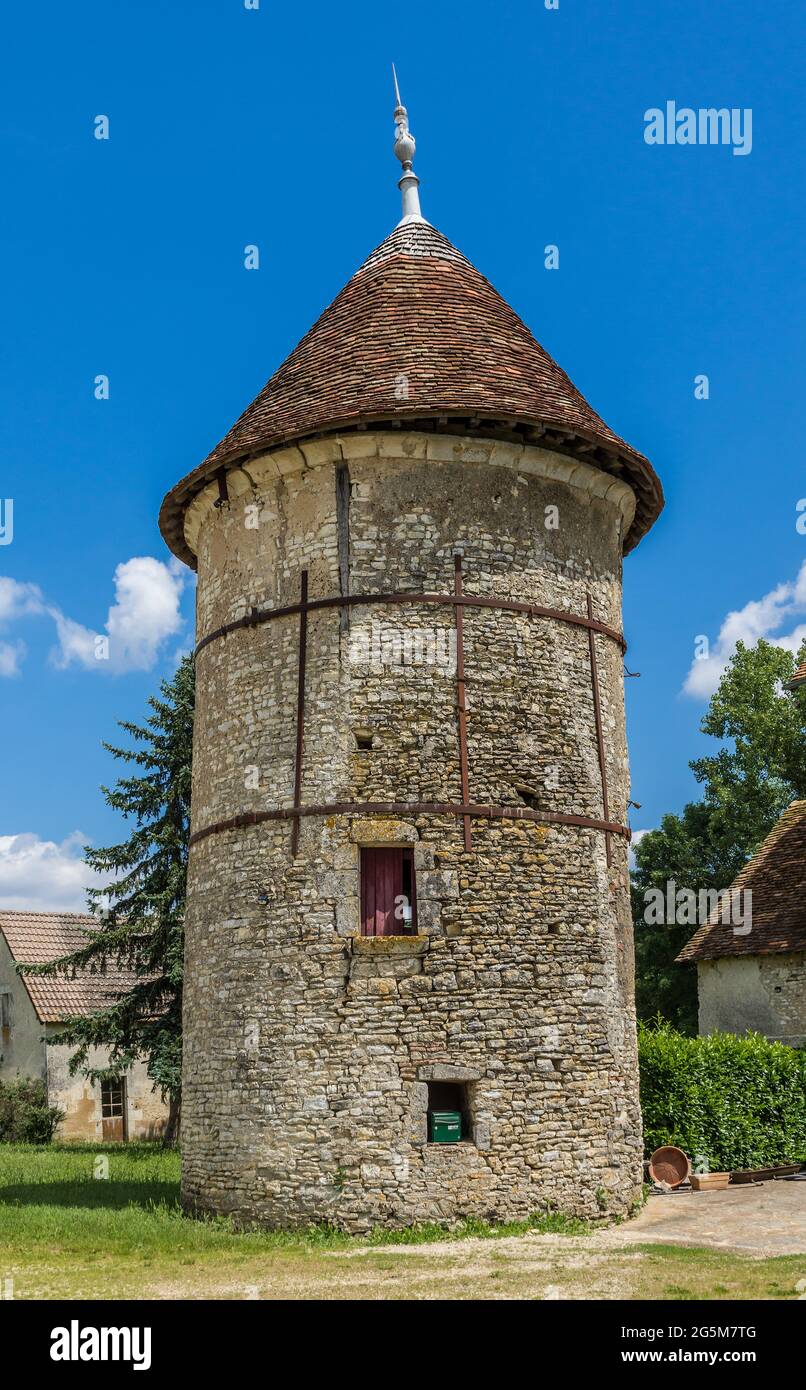 Tour de pigeon rond traditionnel / loft de pigeon sur une ancienne ...