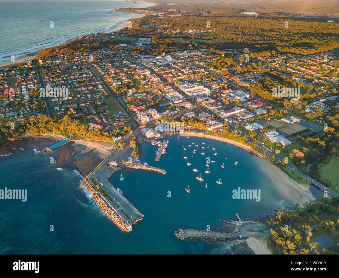 Drone with city map Banque de photographies et d’images à haute ...