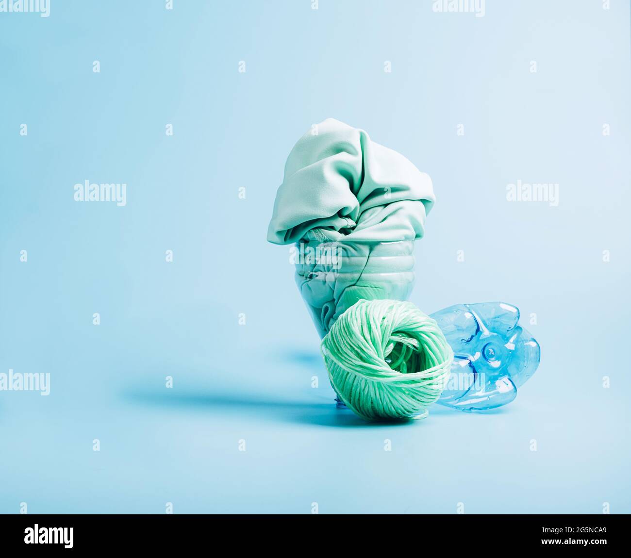 Bouteille plastique recyclage mode Banque de photographies et d’images ...
