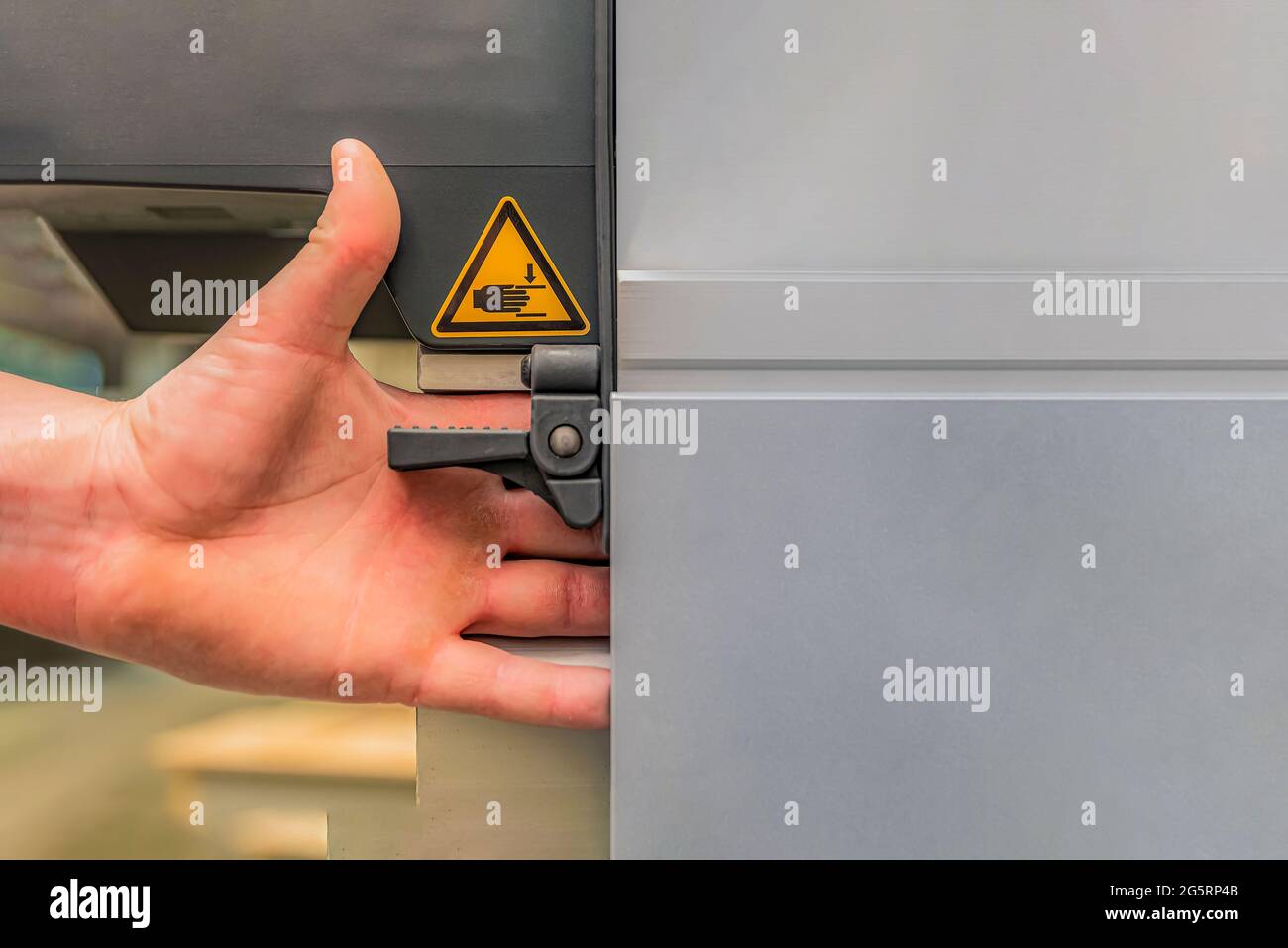 Blessures au travail. Respect des règles de sécurité lors de l ...