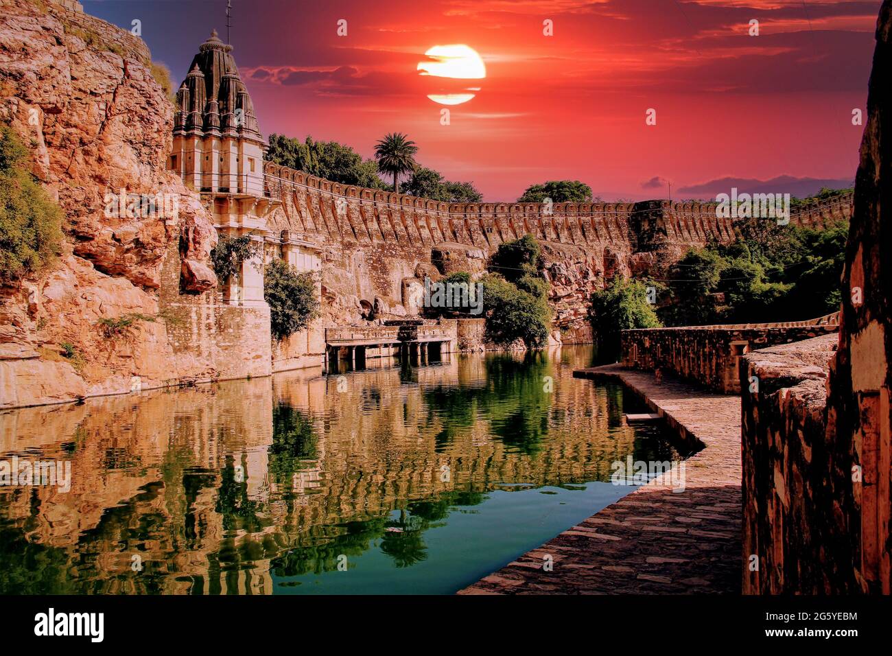 Chittorgarh Fort . 'Réservoir' Gaumukh construit à Chittor fort qui est ...