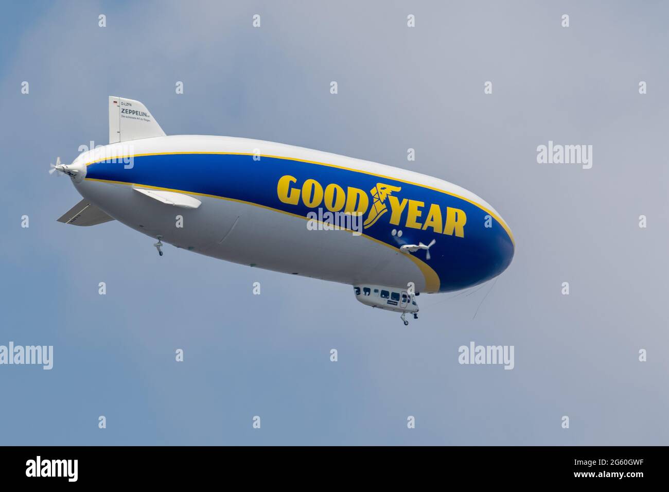 Blimp airplane Banque de photographies et d’images à haute résolution ...