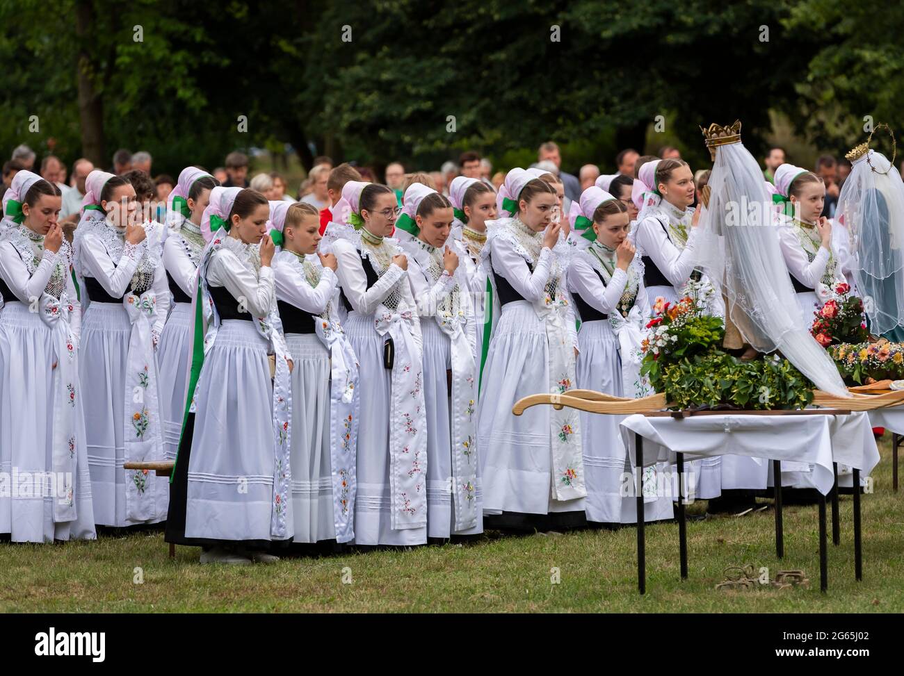 Women in traditional sorbian costumes Banque de photographies et d ...