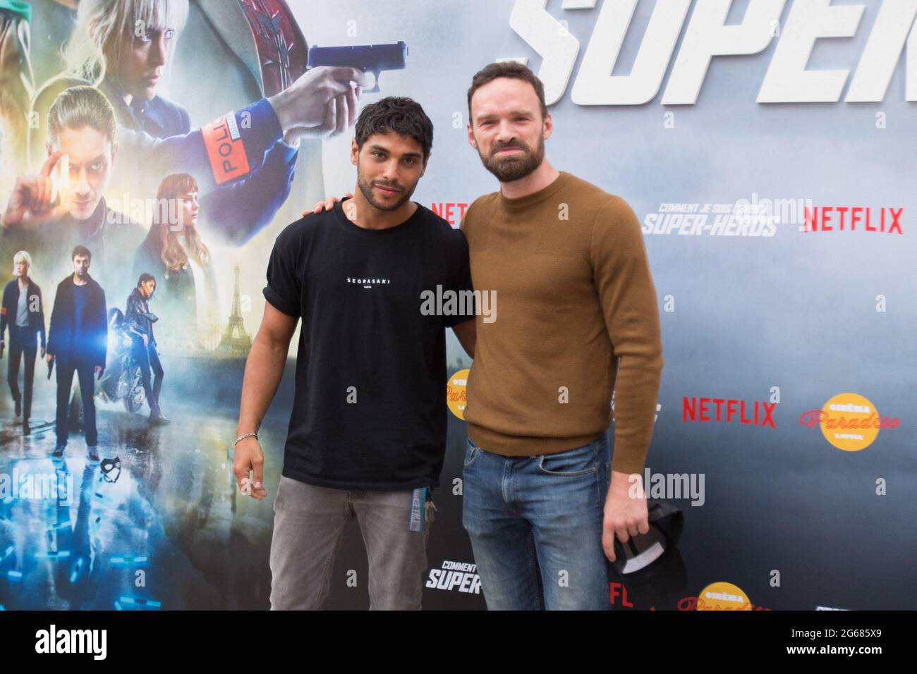 Nassim lyes et Alban Lenoir assistent à la première du film de Netflix Paris 'Comment Je suis ...