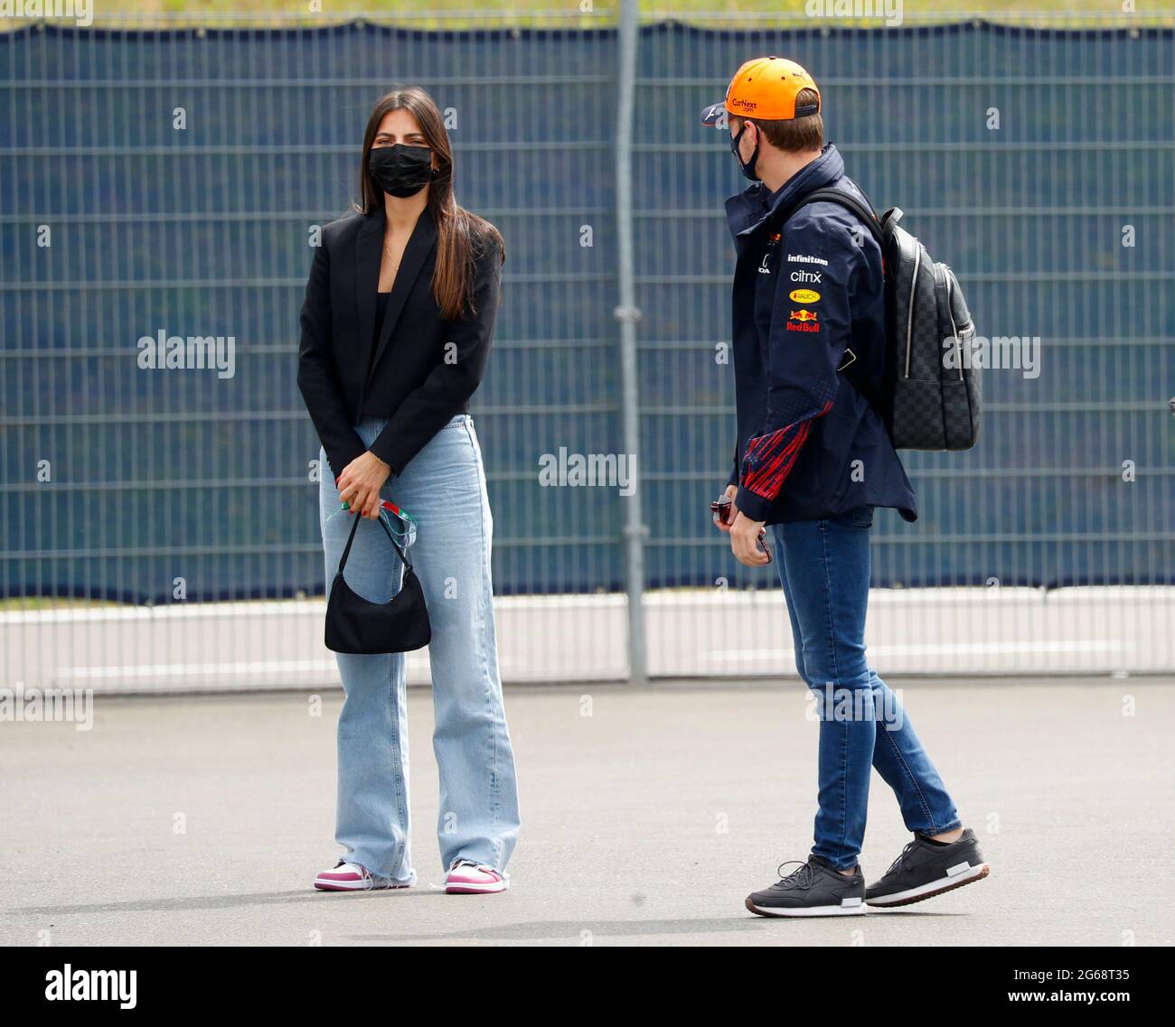 Course de taureau rouge kelly piquet Banque de photographies et d ...