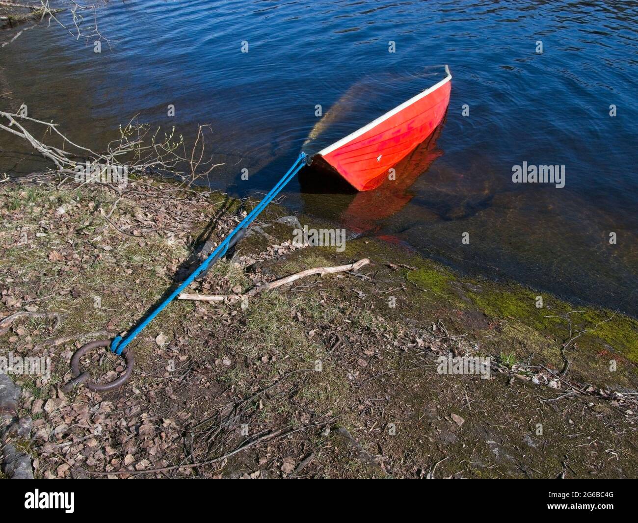 Bateau à rames coulé Banque de photographies et d’images à haute ...