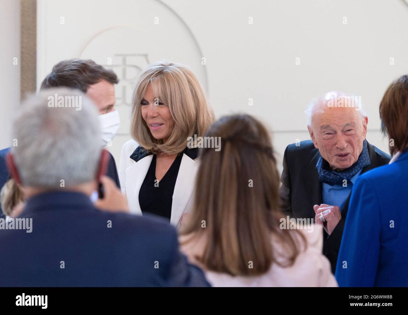 Paris, Francel 8 juillet 2021. Le président Emmanuel Macron, Brigitte ...