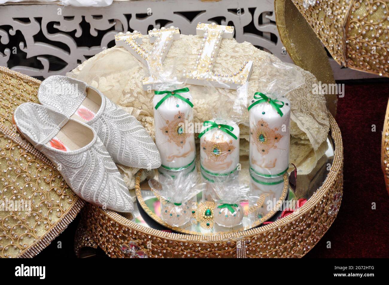 Tyafer marocain, récipients de cadeau traditionnels pour la cérémonie ...