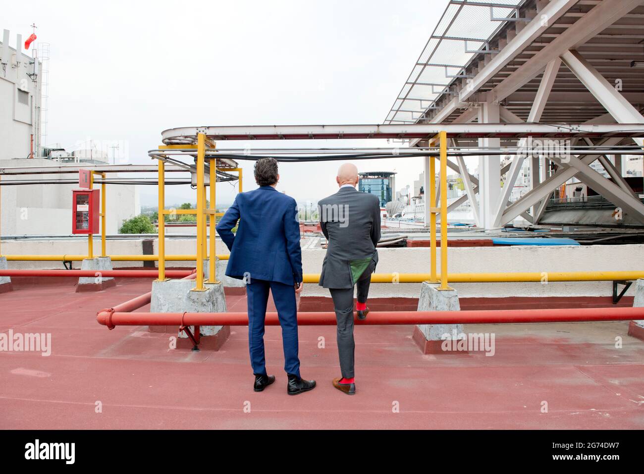 Les architectes Norman Foster et Fernando Romero attendent leur ...