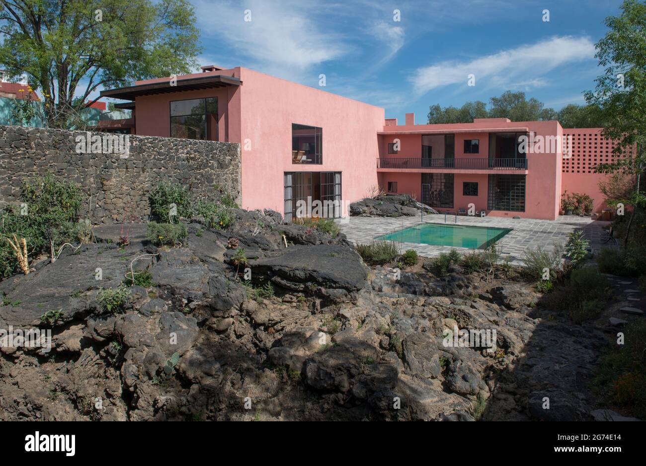 Casa Pedregal par Luis Barragan. Pedregal, Mexico City Casa Prieto ...