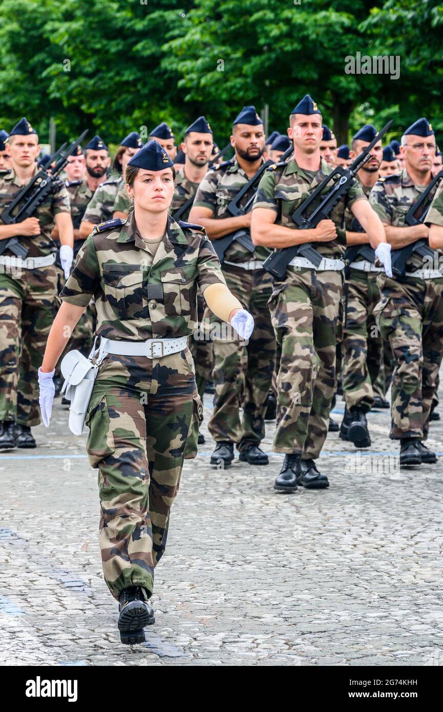 Répétition des différents corps militaires pour le défilé de Satory du ...