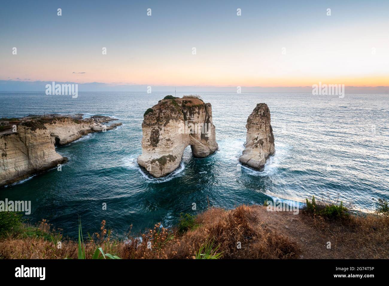 Raouche rock Banque de photographies et d’images à haute résolution - Alamy