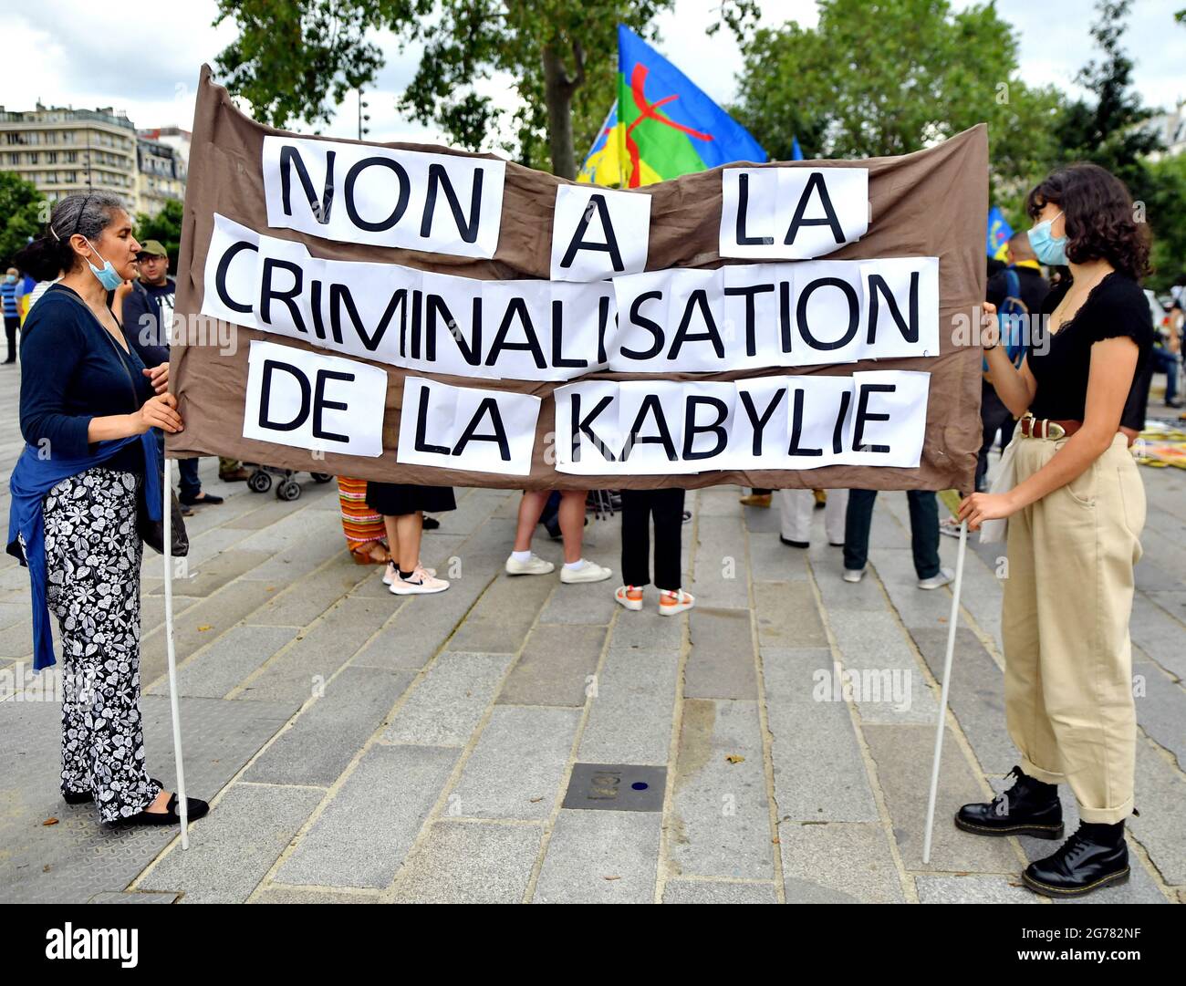 Drapeau kabyle Banque de photographies et d’images à haute résolution ...