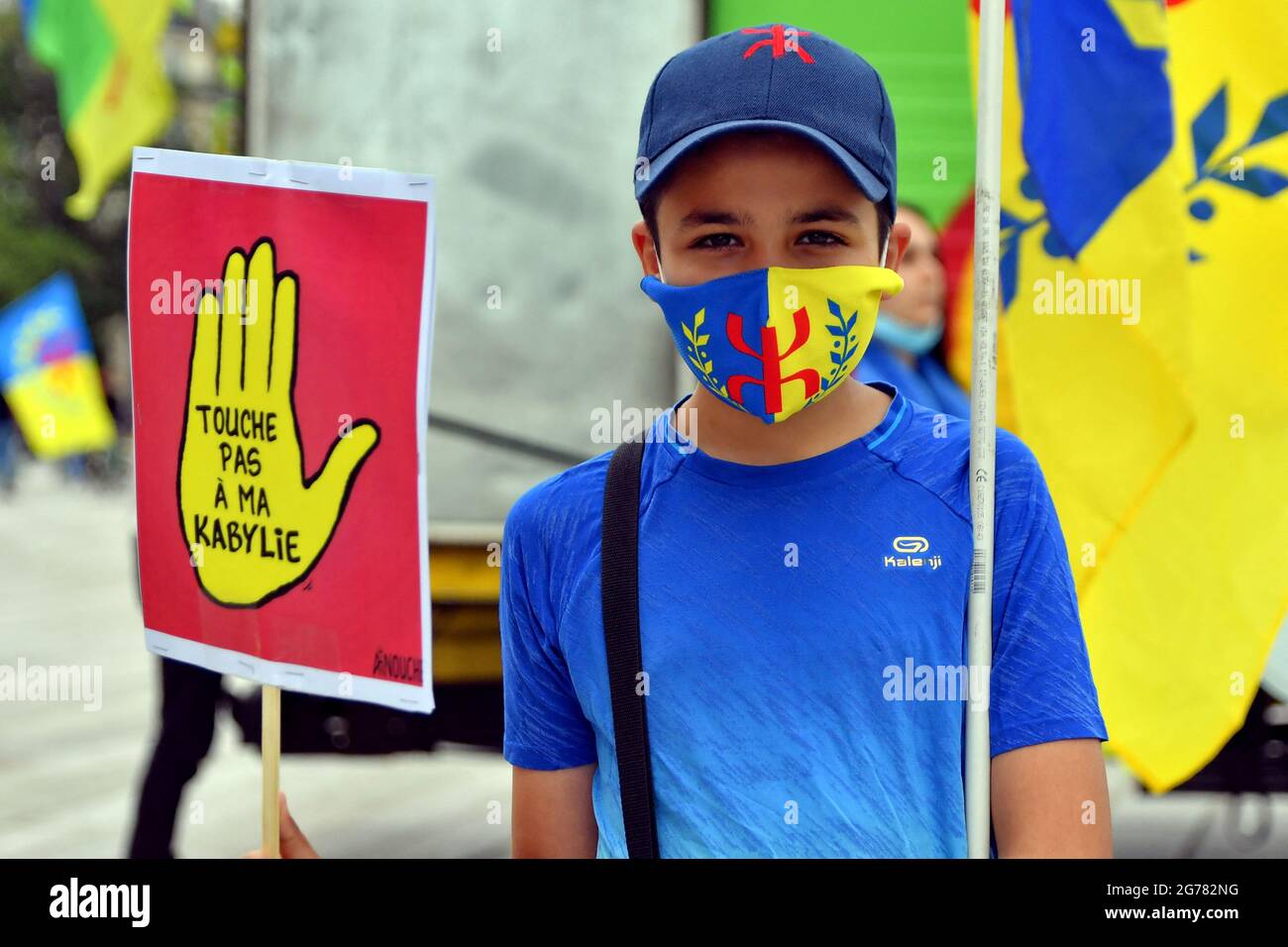Manifestation "non à la criminalisation de la Kabylie" à Paris, France ...