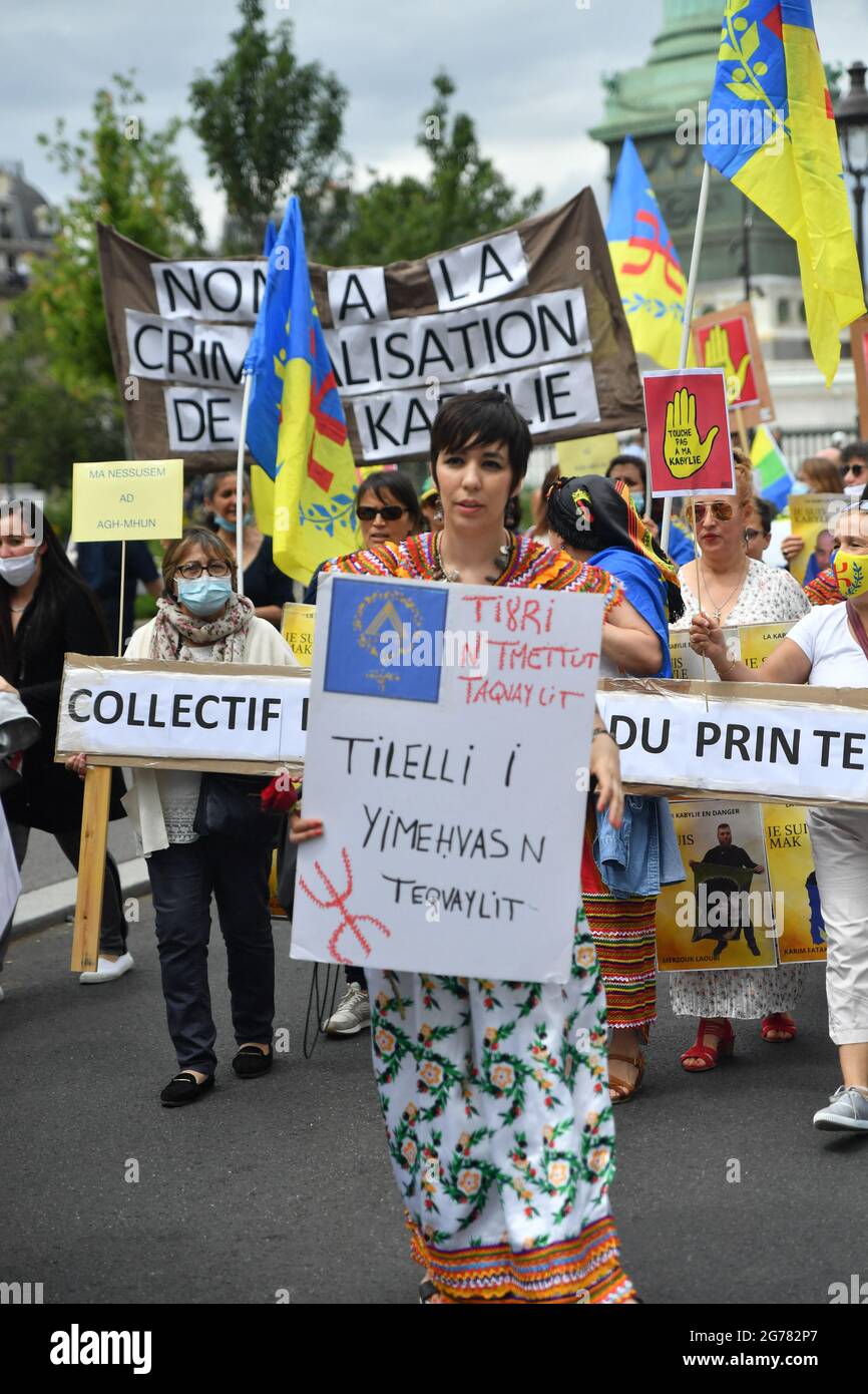 Drapeau kabyle Banque de photographies et d’images à haute résolution ...