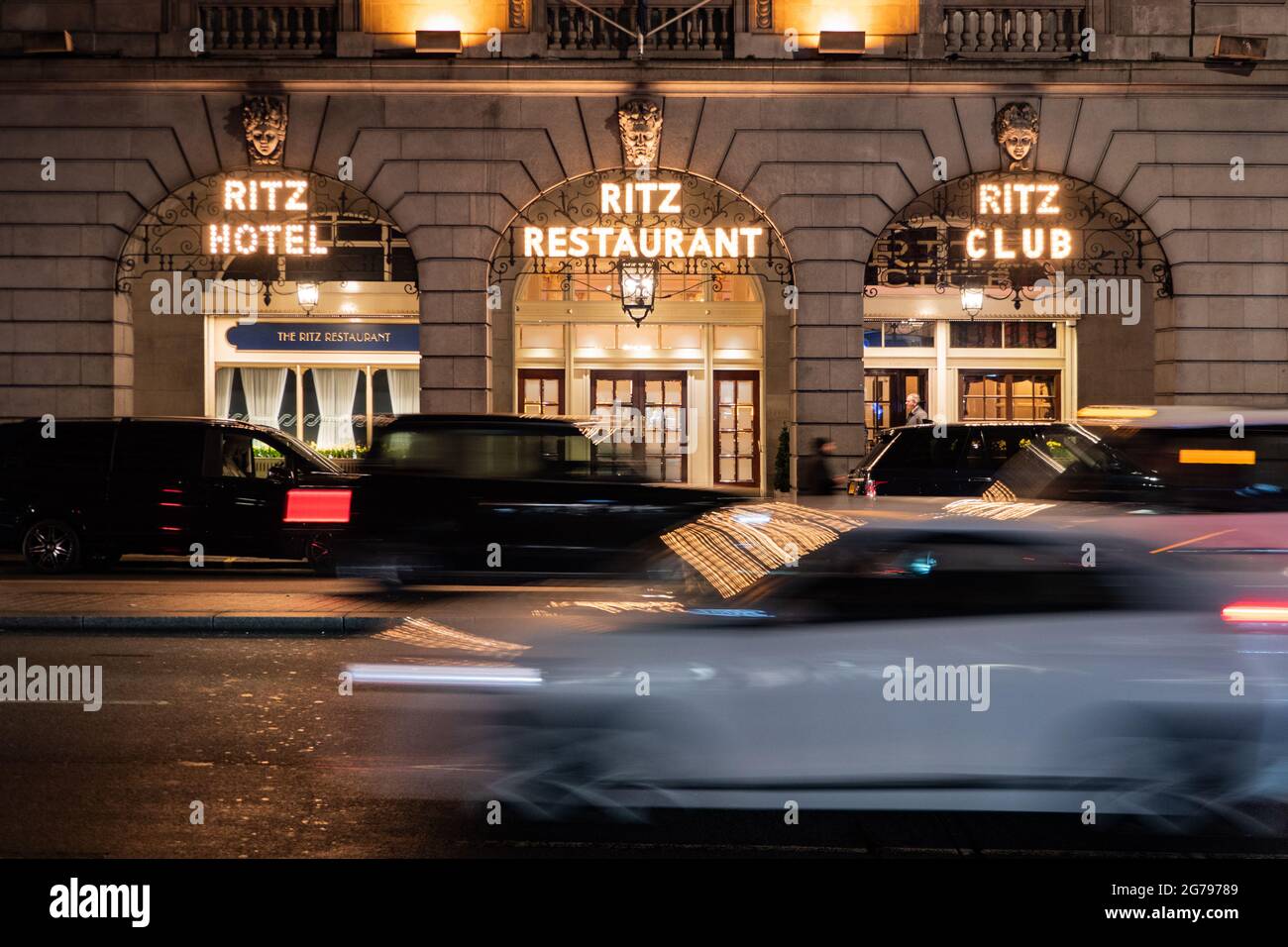 Hotel ritz night view Banque de photographies et d’images à haute ...