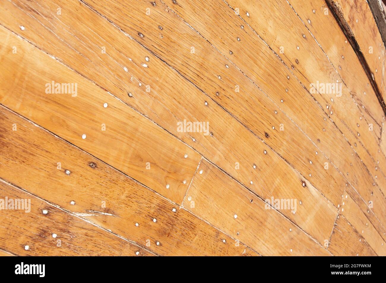 la coque du navire en bois a été dépouillée de toutes ses couches de ...