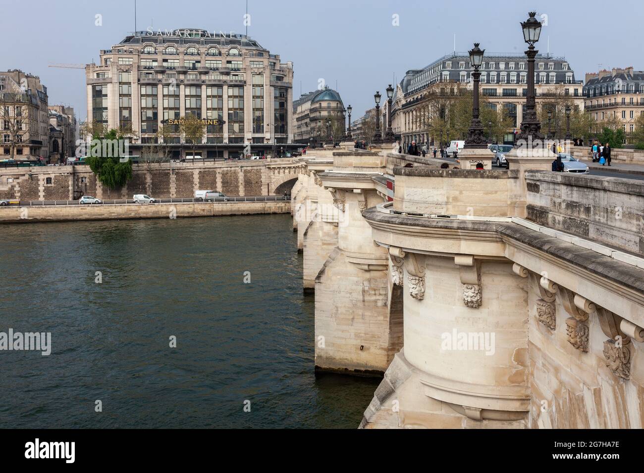 Vue la samaritaine paris Banque de photographies et d’images à haute ...